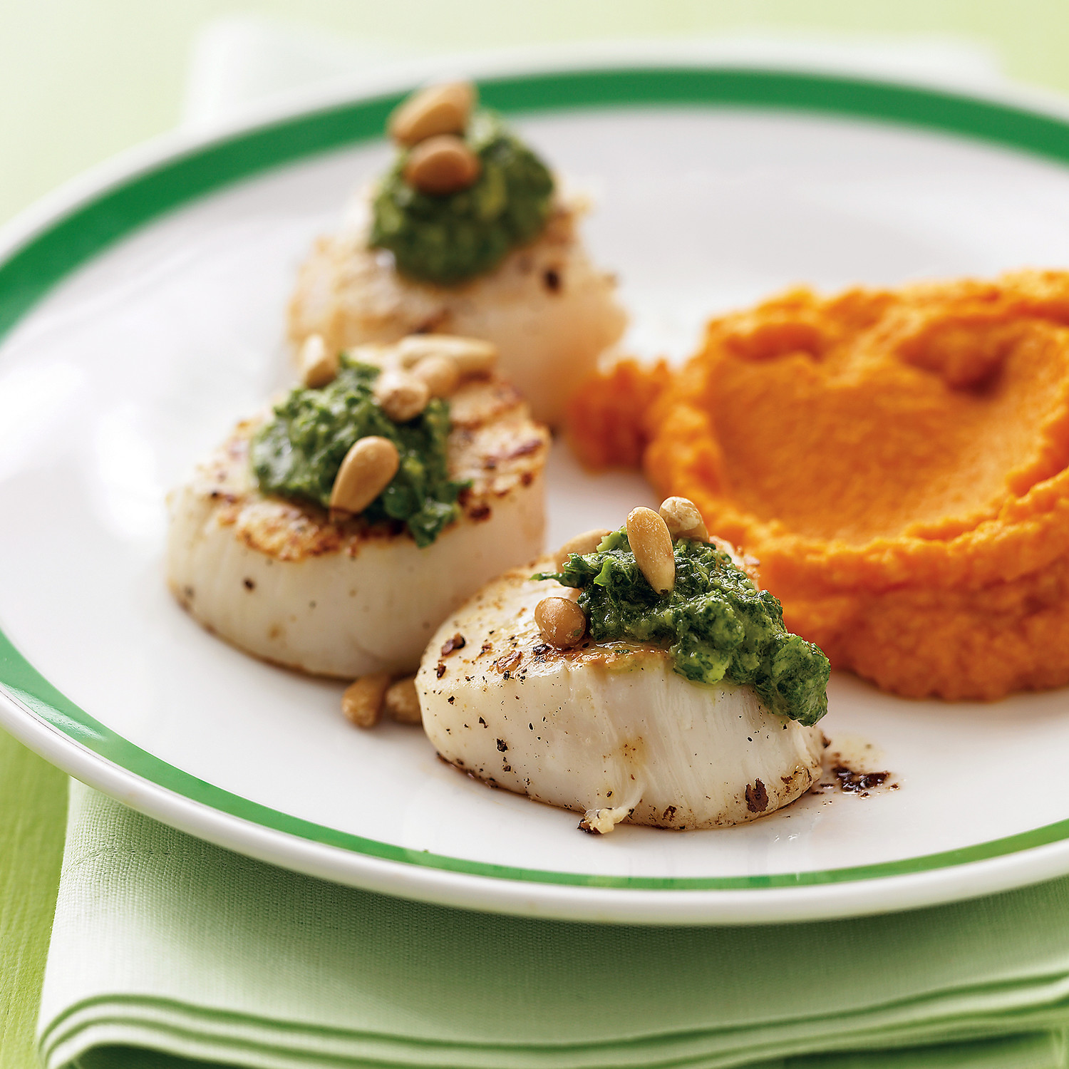 Scallops with Mint Pesto