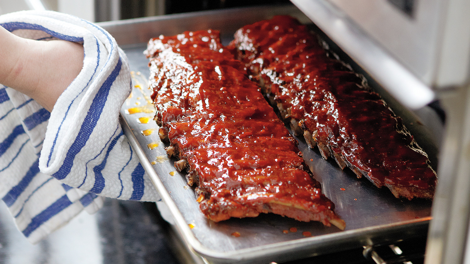 Broiler Basics Why And How You Should Be Broiling Martha Stewart broiler-basics-why-and-how-you-should-be-broiling-martha-stewart