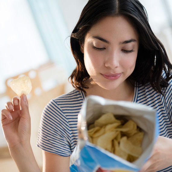 Unhealthy Snacking At Work Could Mean Youre Eating An Extra 1 292